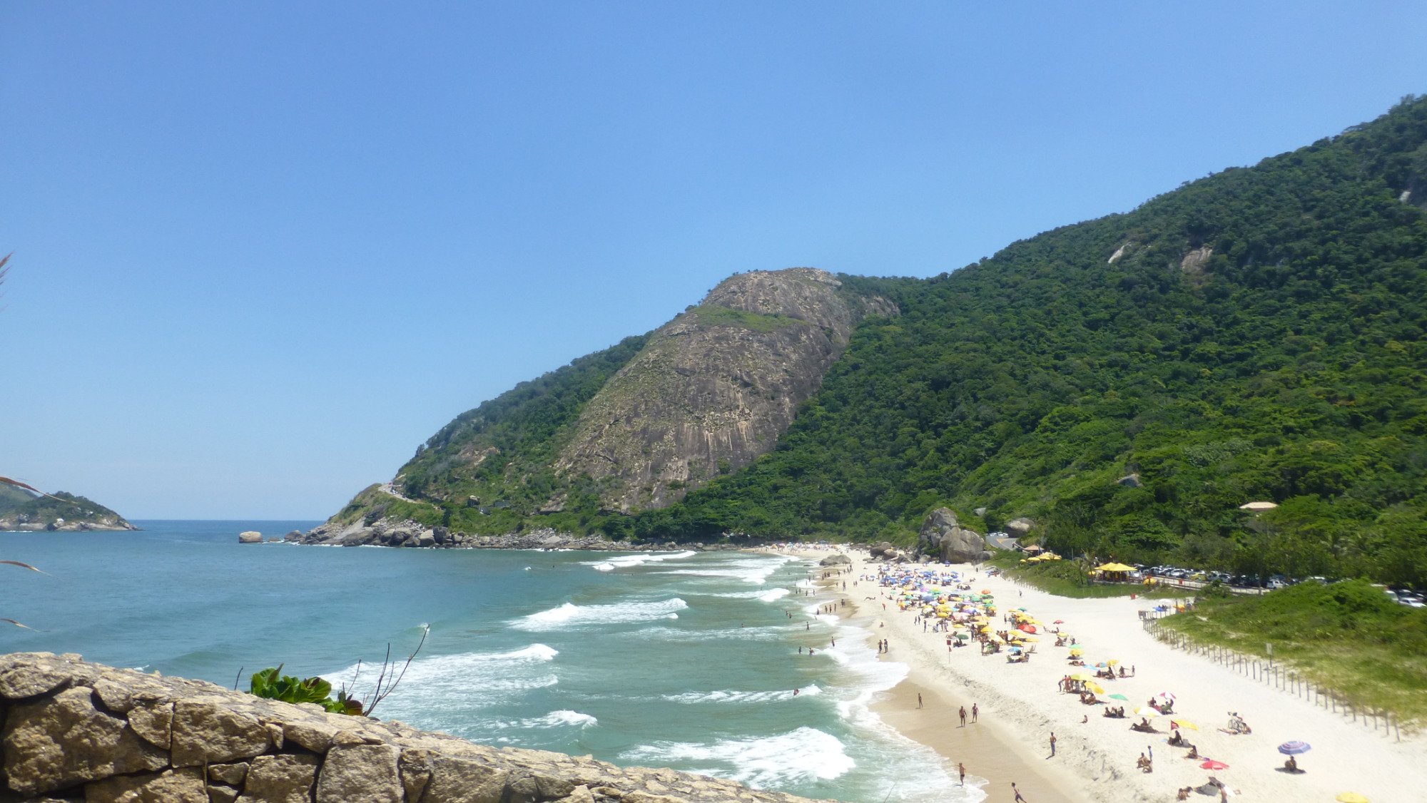 Praia da Macumba: Um Tesouro Escondido no Rio de Janeiro – Bacana Notícias